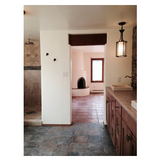 Santa Fe Master Bath - Southwestern - Bathroom - Houston - by Ducks in ...