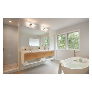 Sheldrake Lake House - Contemporary - Bathroom - New York - by Stephen ...