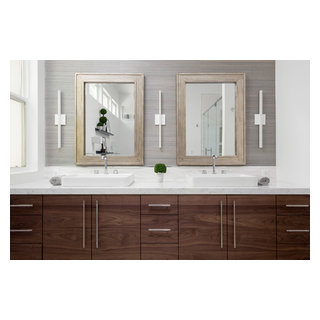 Simple Fixtures in Modern Master Bath - Modern - Bathroom - Sacramento ...