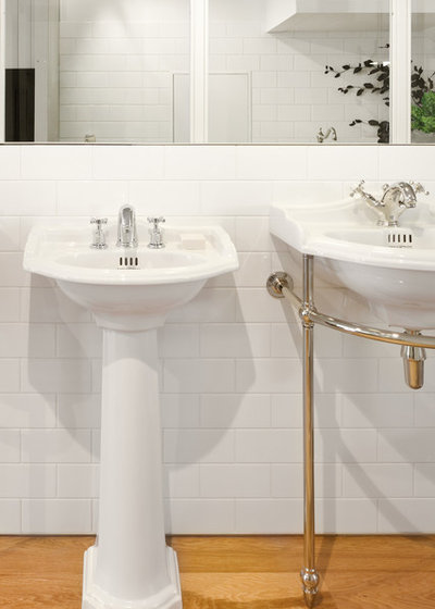 10 Traditional Features to Make Your Bathroom an Instant Classic