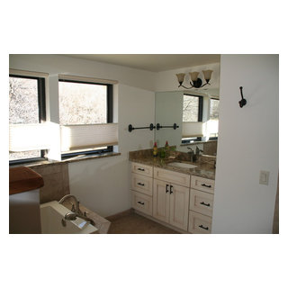 The Gates Home - Farmhouse - Bathroom - Albuquerque - by Bio-Hab ...