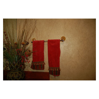 Tissue Glazed Walls, Glazed Counter - Traditional - Bathroom - Detroit ...