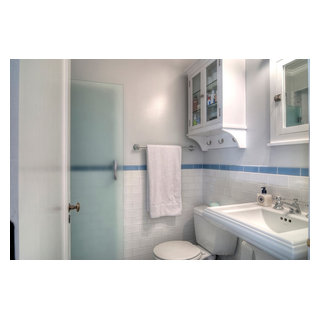 Warner Dr - Beach Style - Bathroom - Los Angeles - by Sergio Schwark ...