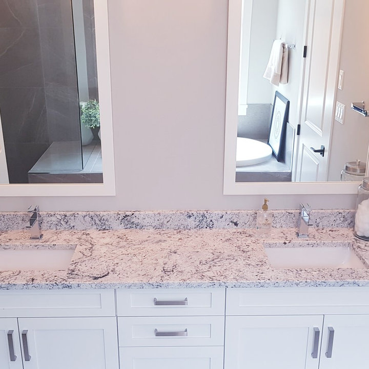 White Ice Granite Countertop - Photos & Ideas | Houzz