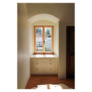 Bedroom window alcove - French farmhouse - Traditional - Bedroom ...