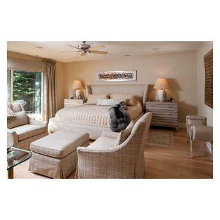 Cottage-style Ranch on the Water - Traditional - Bedroom - Chicago - by ...