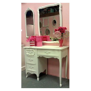 Installations - Midcentury - Bedroom - Orange County - by PROVINCIAL ...