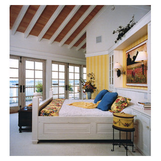 Lake House with Tram - Beach Style - Bedroom - Seattle - by Demetriou ...