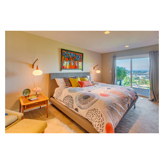 mid-century modern with big city views - Retro - Dormitorio - Portland ...