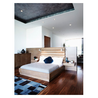 Modern Architecture Estate - Modern - Bedroom - Los Angeles - by Erinn ...