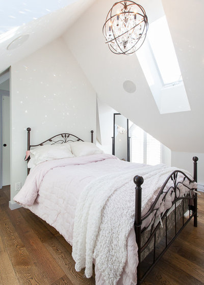 Houzz Tour: An Elegant Studio Apartment Over the Garage