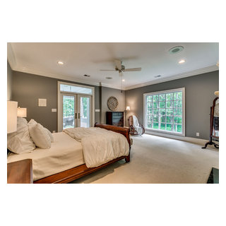 Saint Andrews Court - トラディショナル - 寝室 - チャールストン - Showhomes Grand Strand ...