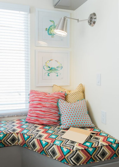 Houzz Tour: Room for Everything in a 275-Square-Foot Beach Studio