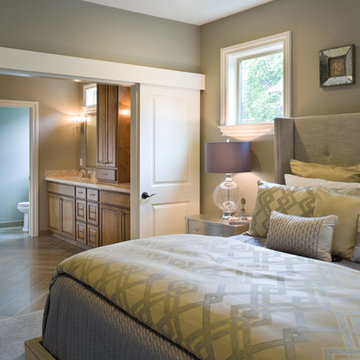 Small Square Bedroom - Photos & Ideas | Houzz