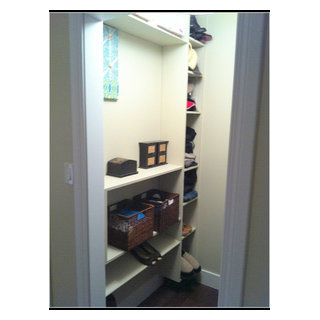 Walk-In Closet with Shoe Storage - Contemporáneo - Dormitorio ...