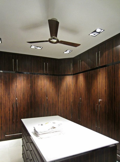 What Are the Ideal Wardrobe Measurements?