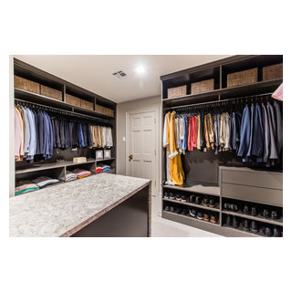 Award-Winning Modern Condo Remodel - Modern - Wardrobe - Dallas - by ...