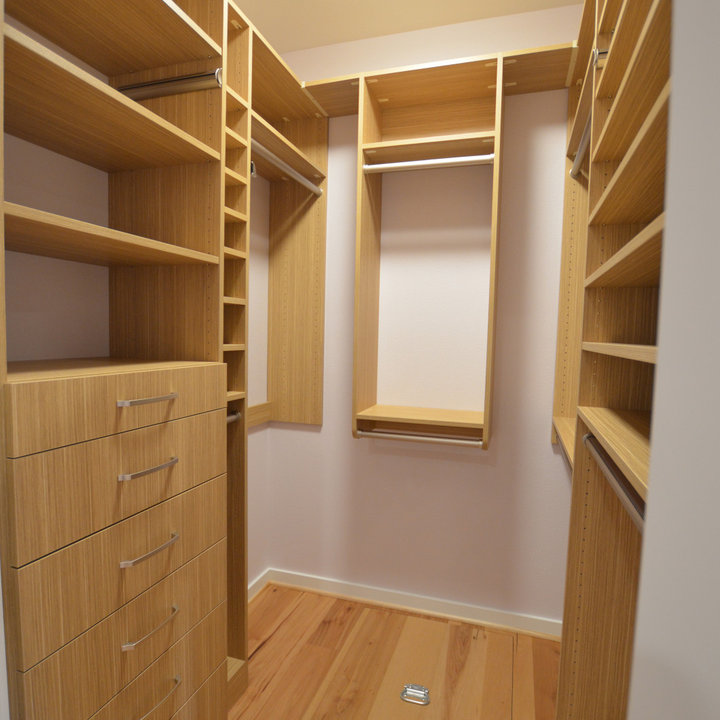 75 Beautiful Small Walk-in Wardrobe Ideas & Designs - July 2022 | Houzz AU