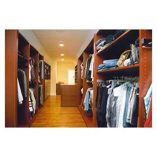 Closets - Closet - Chicago - by American Interiors | Houzz