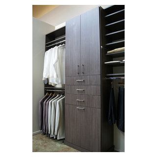 Grigio Modern Closet I SpaceManager Closets - Modern - Closet - Houston ...