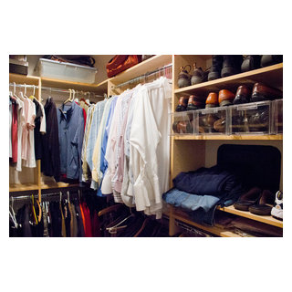 Maple Walk in Closet - Traditional - Closet - Newark | Houzz