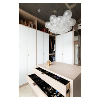 New York City Walk-in Closet - Modern - Closet - New York - by ...