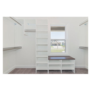 Silver Oak - Closet - Chicago - by Keystone Homes | Houzz
