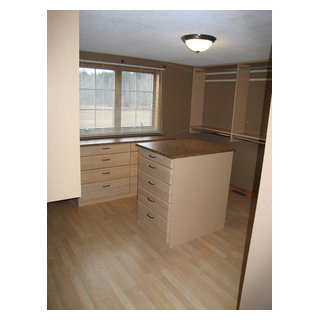 Walk-in bedroom closets (maple) - Traditional - Closet - Minneapolis ...