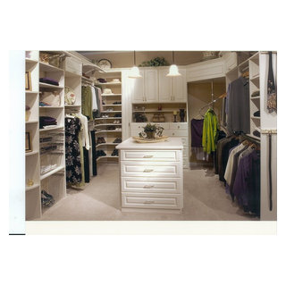 Walk in closet - Traditional - Closet - Atlanta - by SpaceMakers of ...