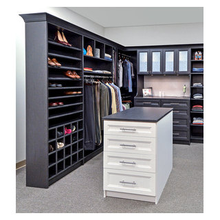Walk-In Closet With Center Island - Contemporary - Closet ...