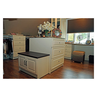 Walk in Closets - Traditional - Closet - Philadelphia - by Bella ...