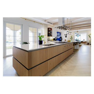 Unique Calacatta - Dubai - Kitchen - Other - by COMPAC | Houzz