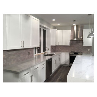 Unique Calacatta Modern Kitchen - Classique Chic - Cuisine - Philadelphie - par COMPAC | Houzz