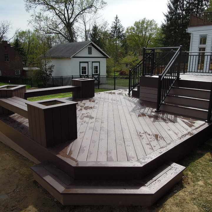2 Tier Deck - Photos & Ideas | Houzz