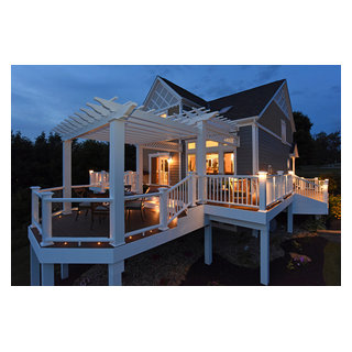 AZEK Vintage Collection Decking in Mahogany - Traditional - Deck - New ...