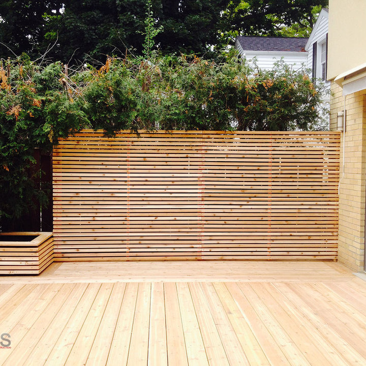 Cedar Privacy Screen - Photos & Ideas | Houzz