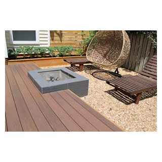 Modern Platform Deck and Outdoor Space - Modern - Terrace - Charlotte ...