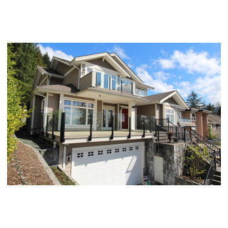 North Vancouver Duradek Vinyl Rooftop Deck With Panorama Glass Railings - Beach Style - Deck ...