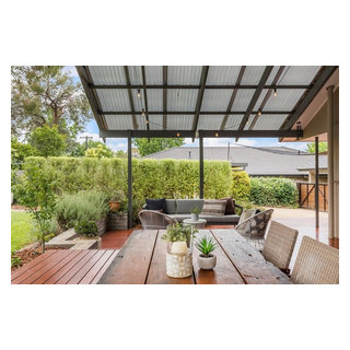 Outdoor Room with Counter Lever seat - Modern - Deck - Canberra ...