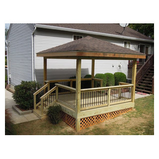 Pagoda Style Deck w/Pyramid Roof, Alexandria KY area - Moderne ...