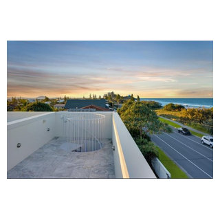 Rooftop Deck overlooking the Ocean. Beach Views. Roof Deck ...