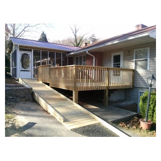 screened in porch with metal roof, deck and handicap ramp - Estilo ...