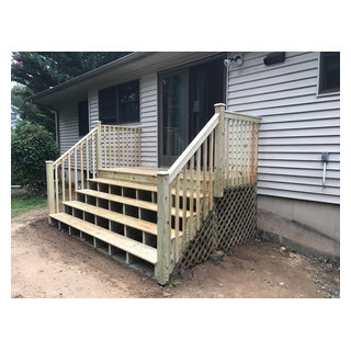 Small deck with wide stairs - Traditional - Deck - New York - by ...