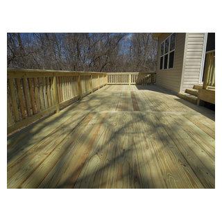 Treated Wood Decks - Classique - Terrasse en Bois - Cincinnati - par ...