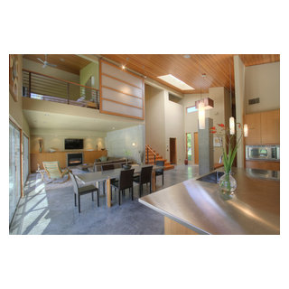 A Slice of Style on the 4th Green - Contemporary - Dining Room ...