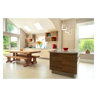 Contemporary kitchen dining with vaulted ceiling - Contemporary ...