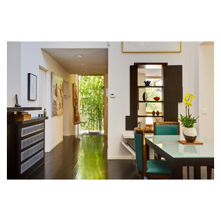 Hall towards the entry from Great Room by MGS architecture - Asian ...