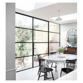 Large format steel doors and screen - Contemporary - Dining Room ...