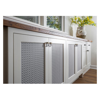 Pilot House - Farmhouse - Dining Room - Cincinnati - by Ryan Duebber ...