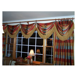 Swags & Drapery Panels - Traditional - Dining Room - Cincinnati - by ...